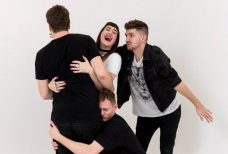 FOURS: Neuer Indie-Pop-Kracher „Fade To Love“ - Music Allnew