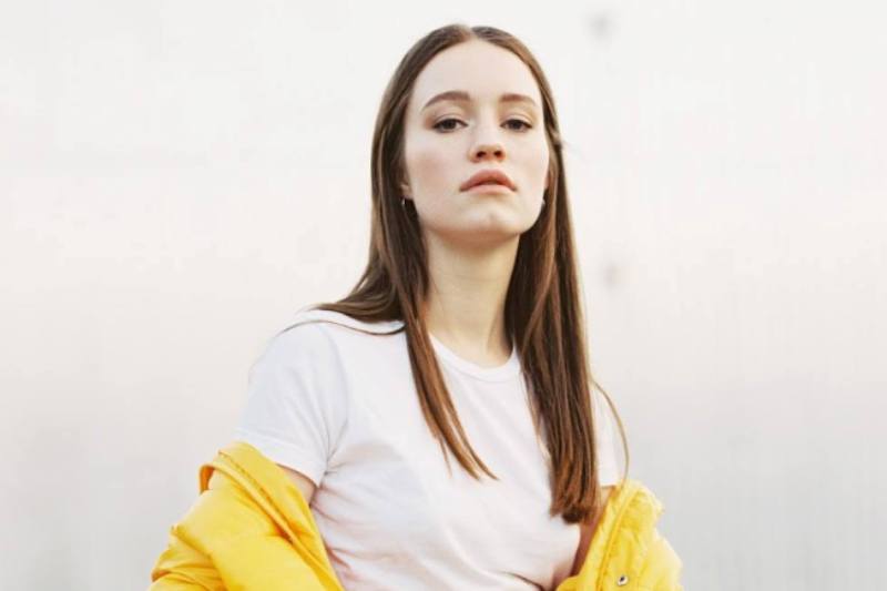 Sigrid: Bombastischer neuer Pop-Ohrwurm „Plot Twist“ - Music Allnew