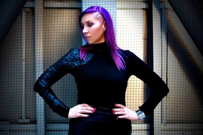 Dana Rexx: Pop-Hymne „Last Man Standing“ mit inspirierender Botschaft ...