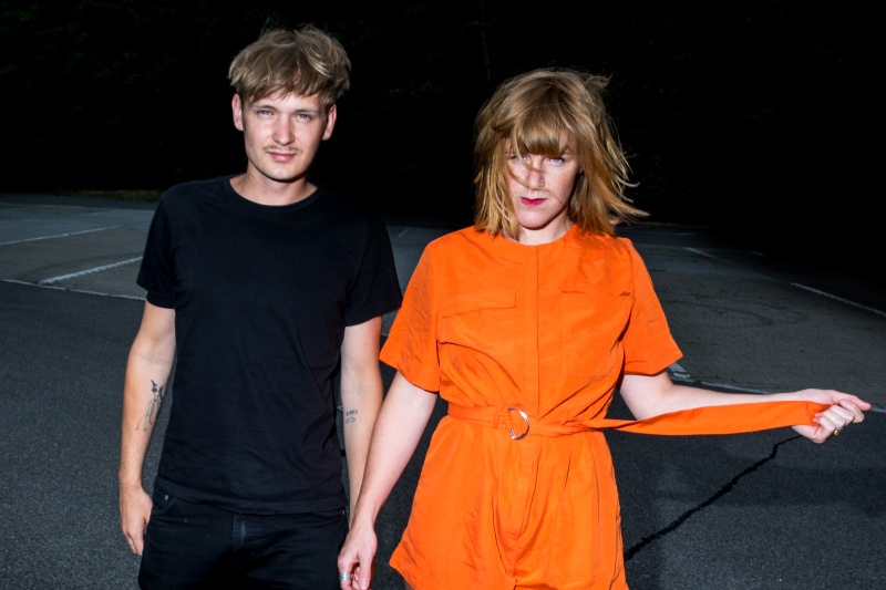 FYE & FENNEK: „Dark Lights“ mit sommerlichem Vibe und Freiheitsgefühl ...