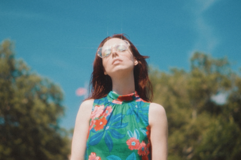 Emily Jackson: „Higher“ als powervolle Hymne - Music Allnew