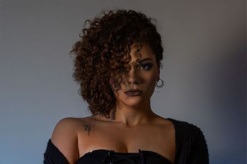 RIELL: „Control of Me“ überlässt die Kontrolle mit opulenter Power ...