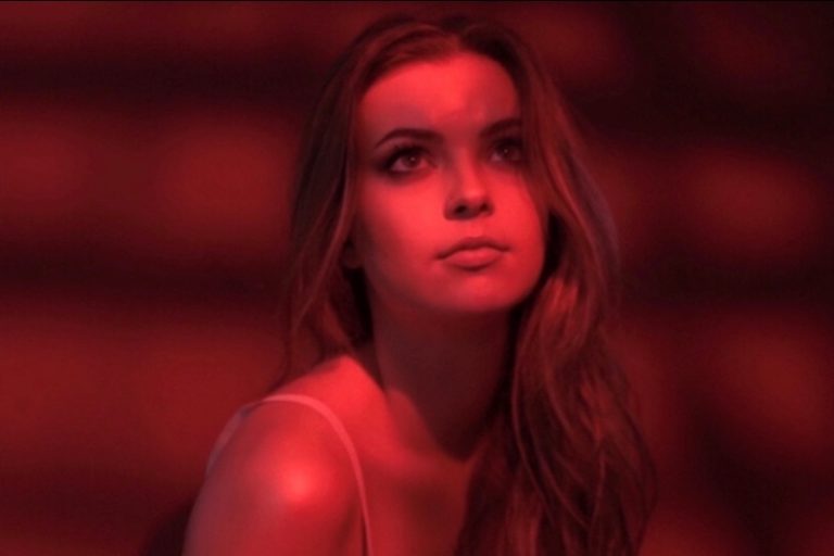 Clara Park: „In Control“ als empowerndes Pop-Debüt - Music Allnew