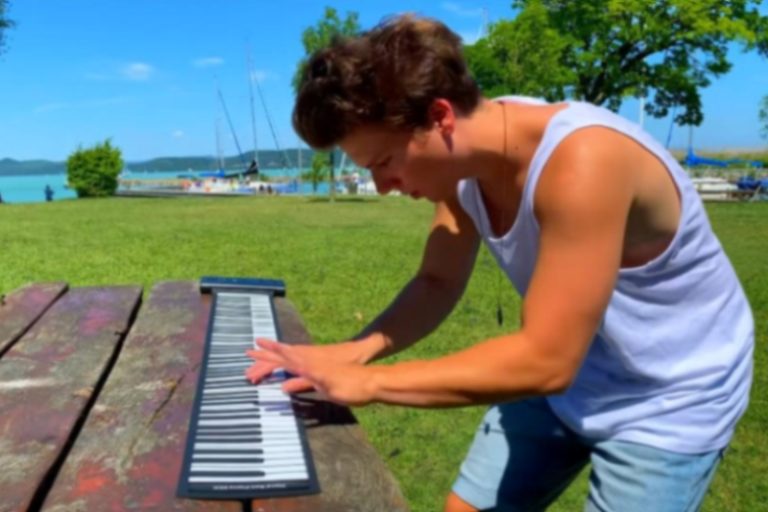 Peter Buka: Erstaunliches Piano-Cover von „Beggin’“ der Måneskin ...